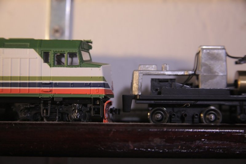 (HO) F40PH-2C kitbash begins - RAILROAD.NET
