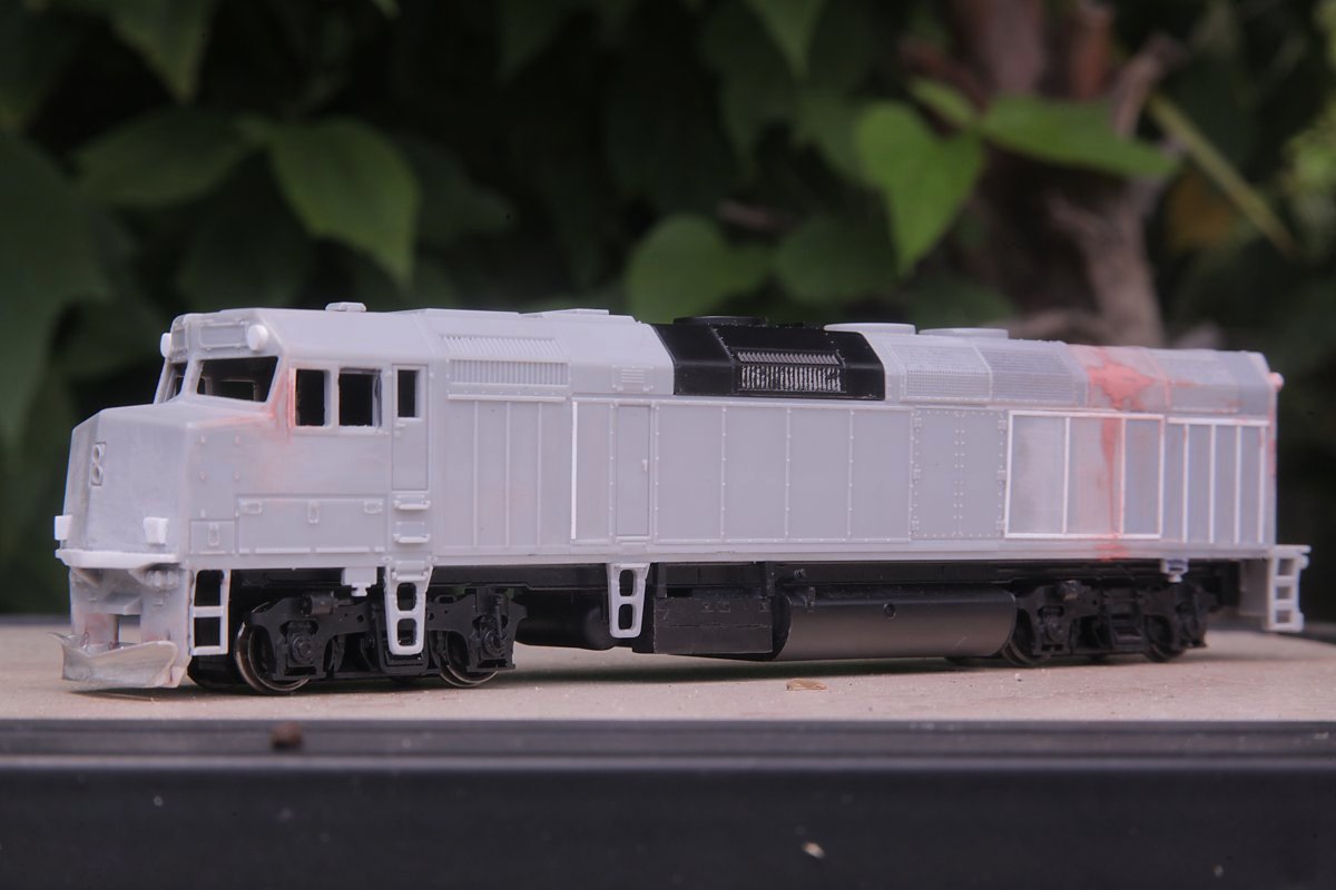 (HO) F40PH-2C kitbash begins - RAILROAD.NET