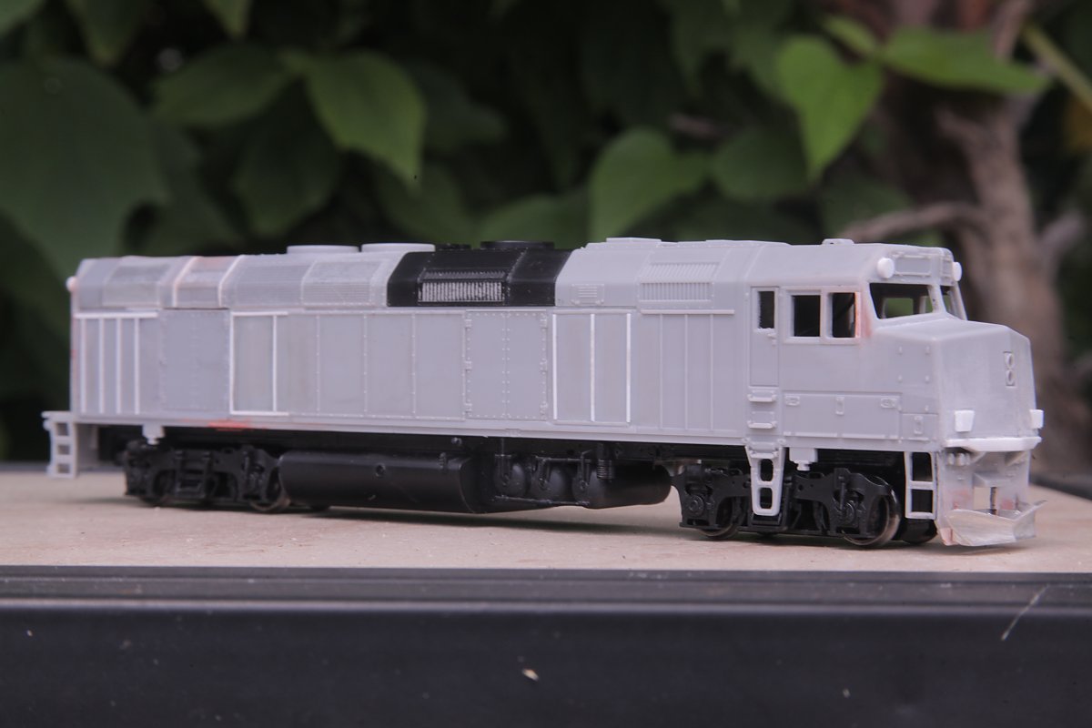 (HO) F40PH-2C kitbash begins - RAILROAD.NET